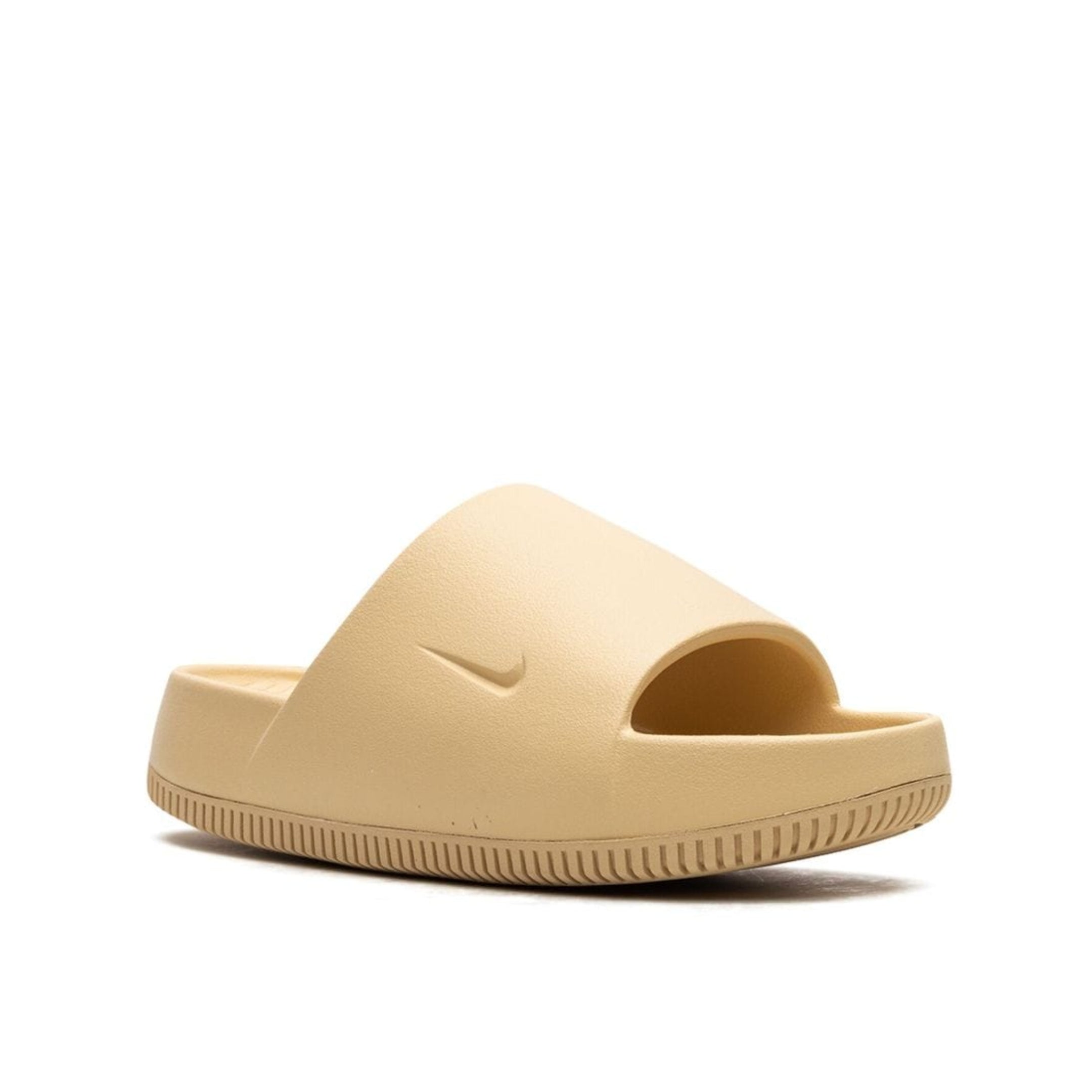 NIKE CALM – Level Shoes